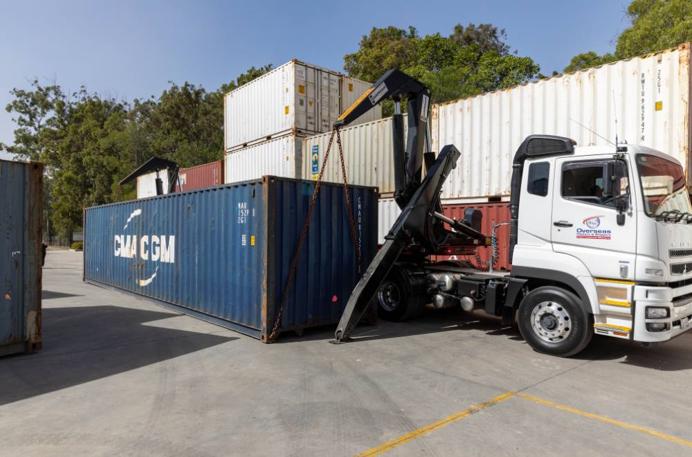Benefits of Choosing Shared Container Loads for Your Move